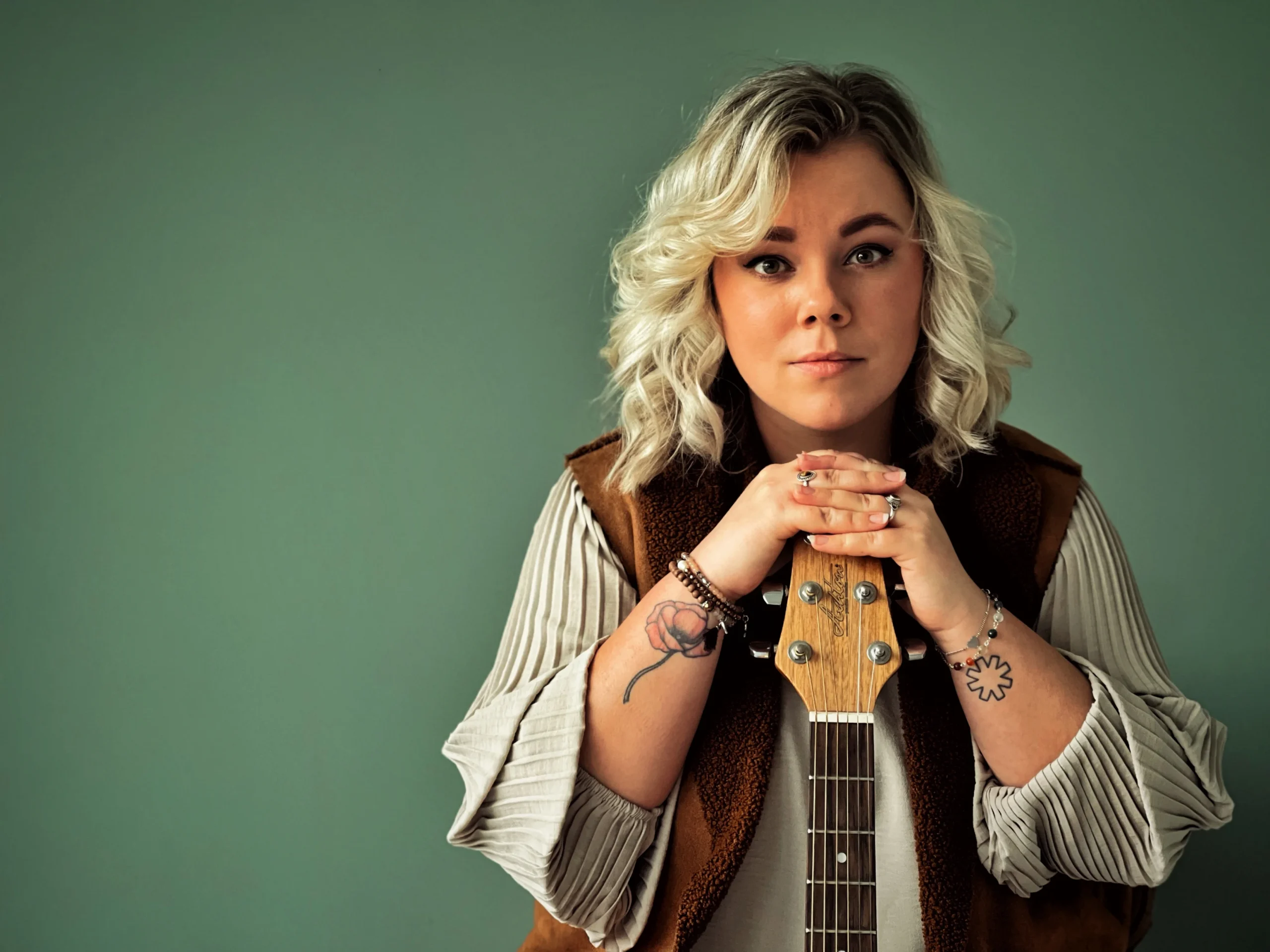 Home - Zangeres | Uitvaart | Bruiloften | In de zorg | Femke Music